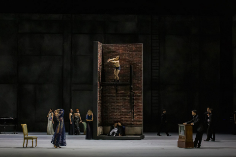 Dance with my own shadow - Greek National Opera
